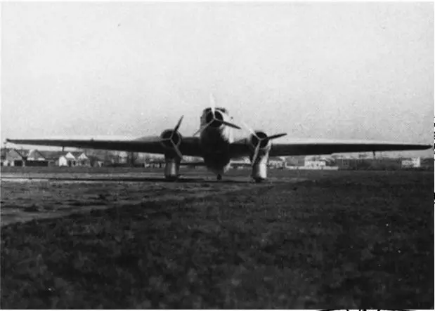 意大利 - 運輸飛機中型轟炸機Caproni Ca.132中的垃圾ju 52。意大利