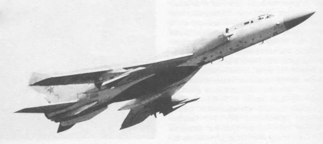 Kokenut TU-128 -näytteen lennossa, Tushinossa 3. heinäkuuta 1961