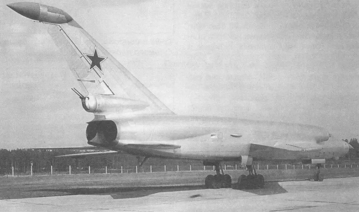 Usafiri wa masafa marefu mpatanishi wa mpiganaji Tu-128 (sehemu ya 1) 30365_8