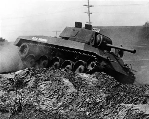 M18 Hellcat. Istwa sòsyè. Yon pati.