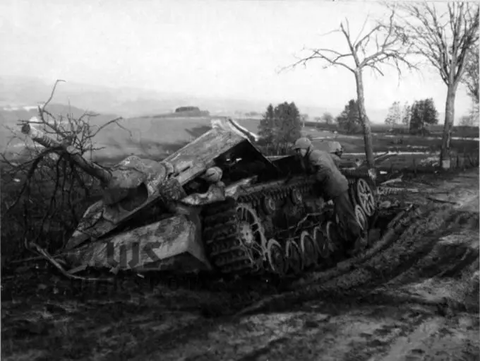 STUG gorau. Diffoddwyr tanciau iv Jagdpanzer. Almaen