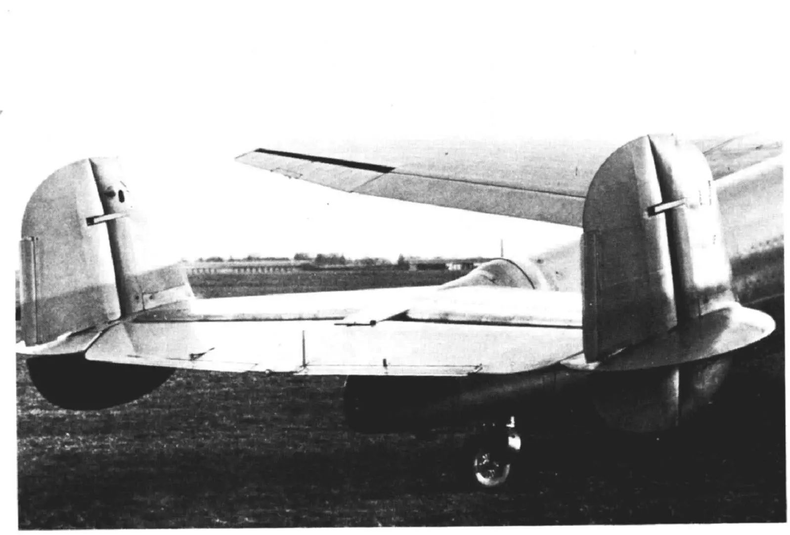 Zkušení víceúčelové letadlo Henschel HS 124. Německo