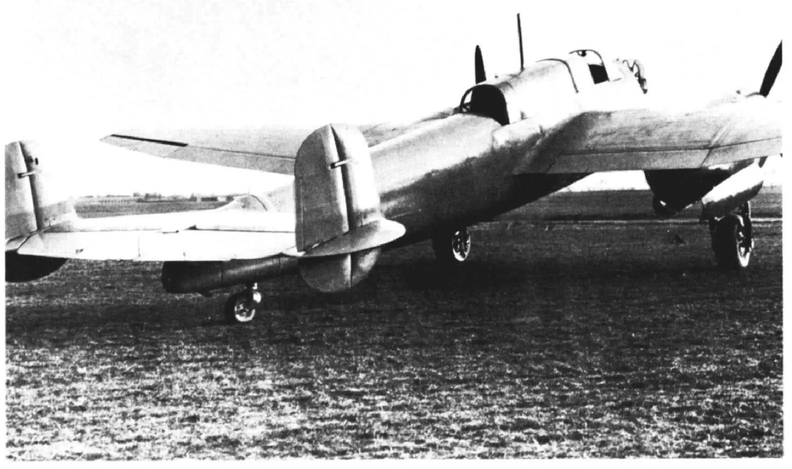 Iskusni višenamjenski avion Henschel HS 124. Nemačka