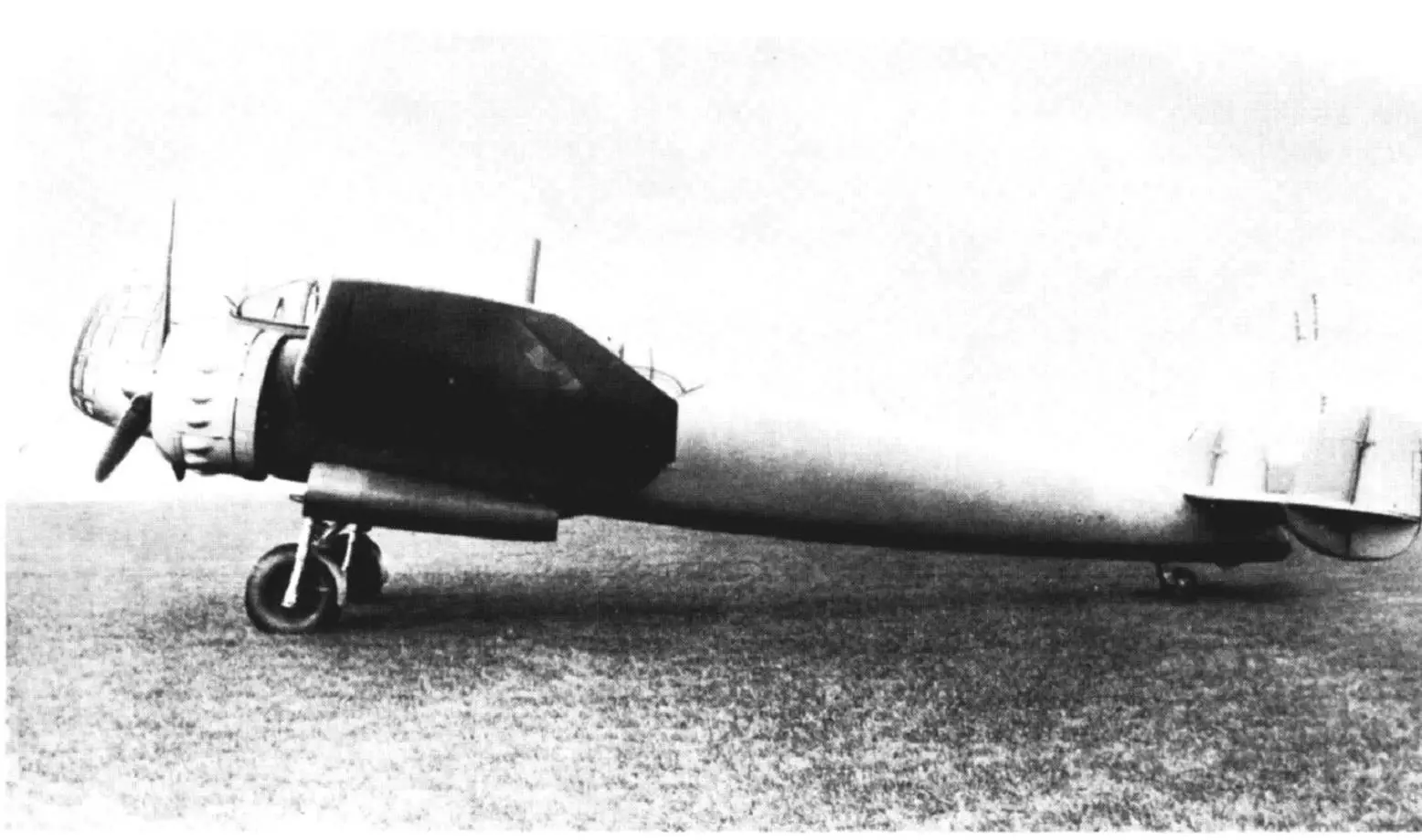 Опитен многофункционален самолет Henschel HS 124. Германия
