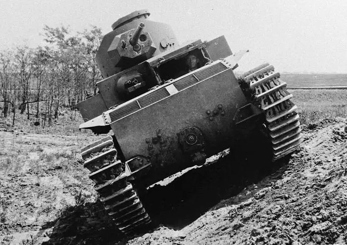 Yuri Pasholok. Paraan ng pag-scale. Kasaysayan Medium Tank T2.