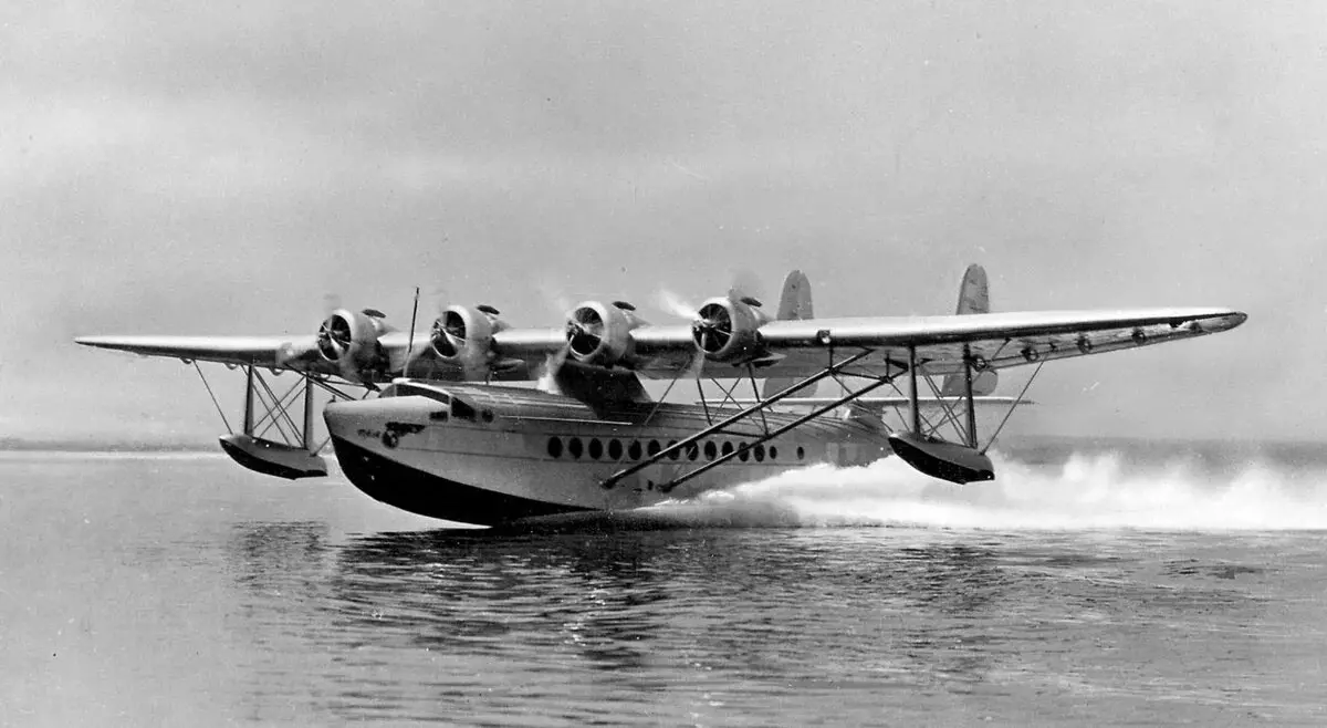 Latająca łódź Sikorsky S-42 'Brazylijski Clipper' Pan Airlines. Zdjęcie: U.S. MARYNARKA WOJENNA.