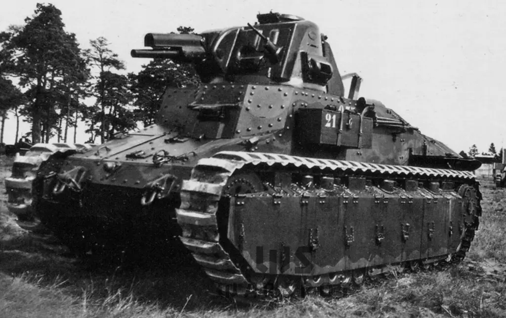 20S - CHAR D1のフランスタンク構造の唯一の成功した「排気」。タンクは5年以上洗練されなければなりませんでしたが、最後に彼はフランスの戦闘車の中で最も成功していなかった条件付きライトクラス