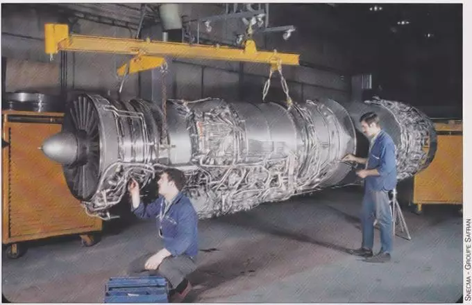 די SNECMA TF306 C מאָטאָר איז פּלאַננעד צו זיין געוויינט פֿאַר דריי-גיכקייַט פייטערז. מאָטאָר וואָג 1750 קג; שטויס (מאַקסימום / אַפטערבורנער) 5200/9110 קגף; קאַמפּרעשאַן פאַרהעלטעניש 16.5; בייפּאַס פאַרהעלטעניש 1.03