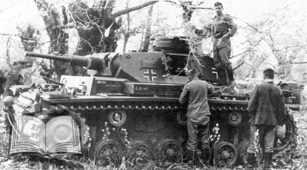 त्यसैले pz.kpfw.III 1940 को अन्त्यमा देख्यो। यहाँ, ड्राइभिङ्ग पाङ्ग्रा र sloth पहिले नै नयाँ हो, र त्यहाँ पुरानो हुन सक्छ - Z.W.38 देखि