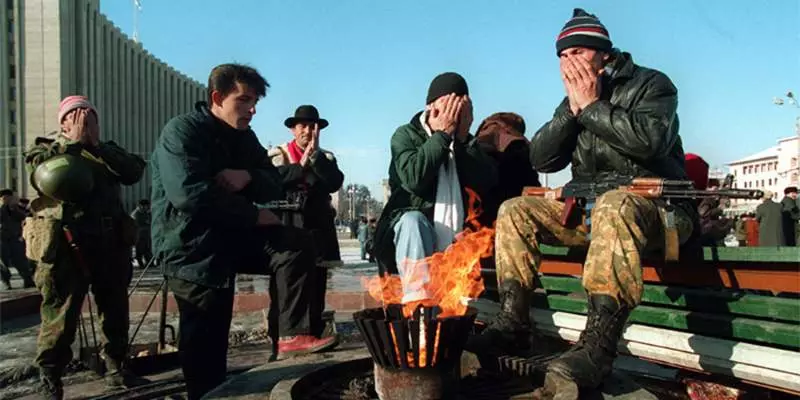 Mga militante sa Chechen sa palasyo sa pagkapresidente sa bisperas sa pag-atake sa makalilisang. Disyembre 1994