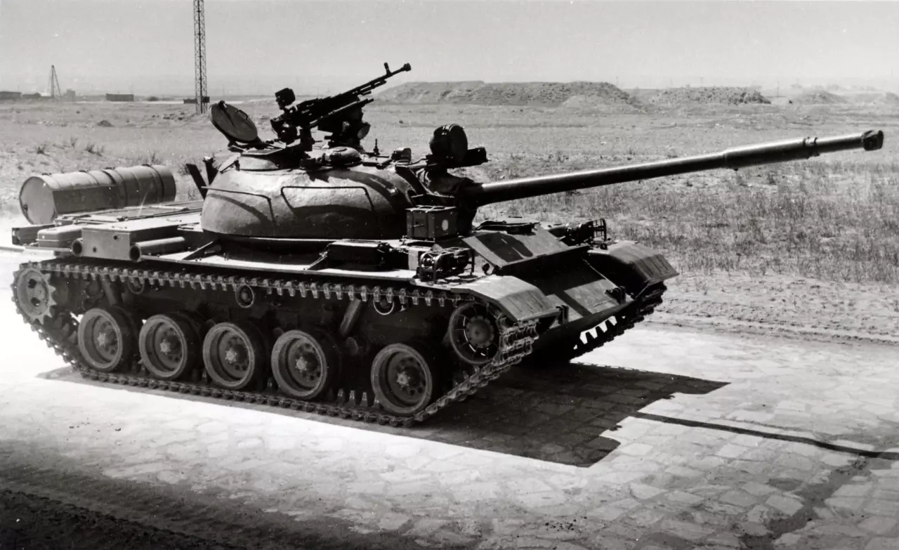 Die ersten chinesischen Panzer. Erfahrener Typ 69 auf reduzierten Rollen
