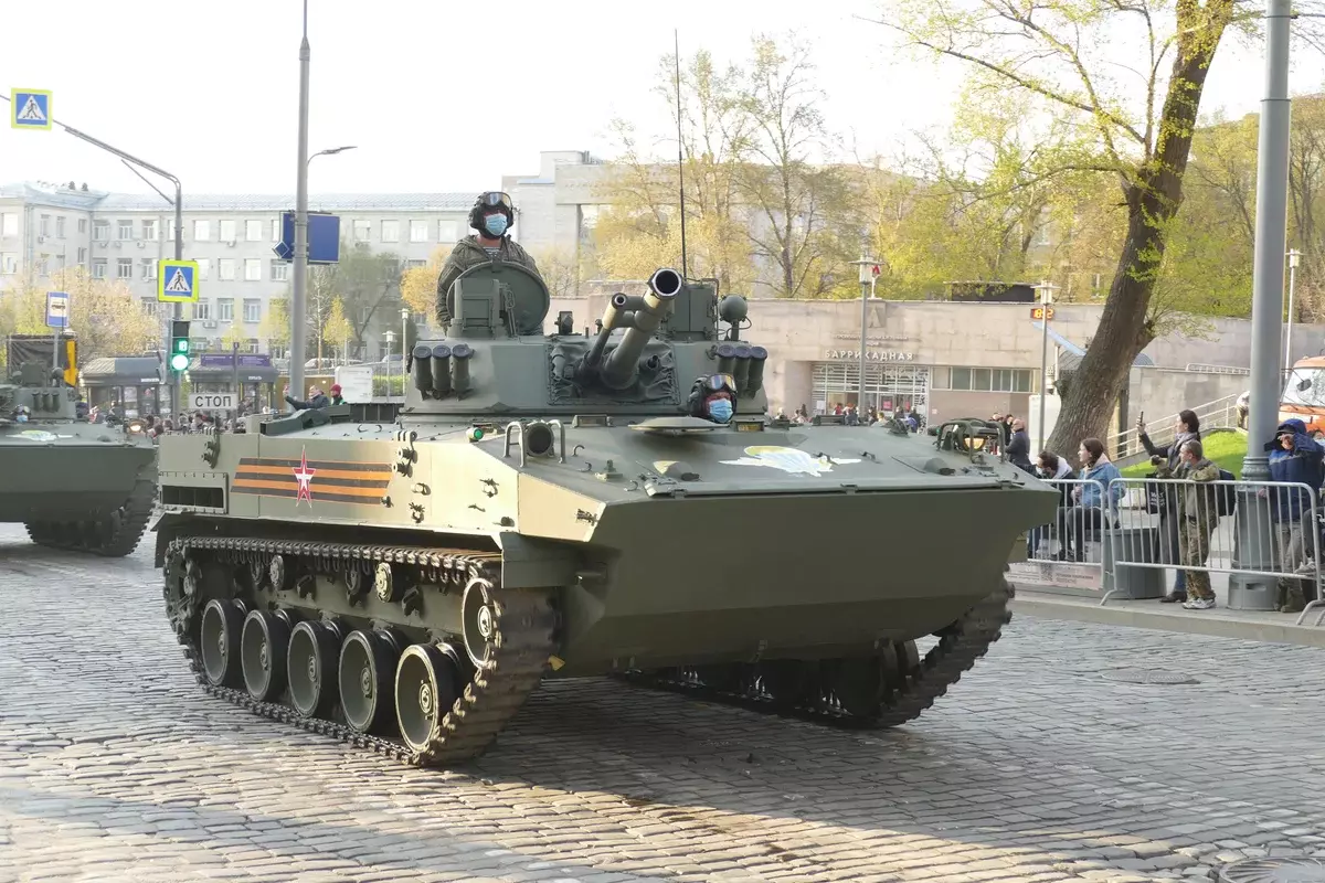 BMD-4M, it should be a workshop of airborne troops