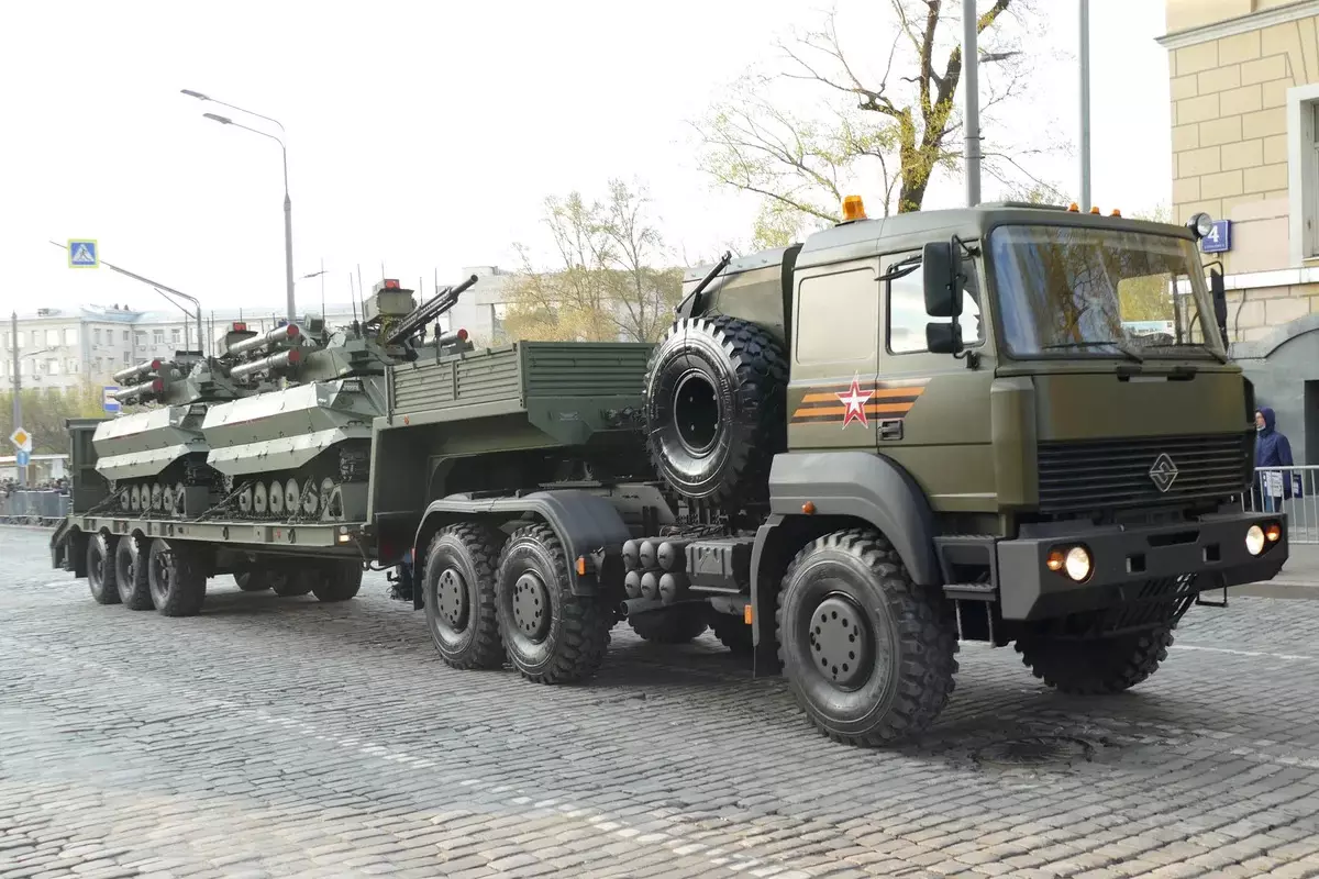 Yuri Pasholok. Tanks in der Mitte von Moskau 3293_37