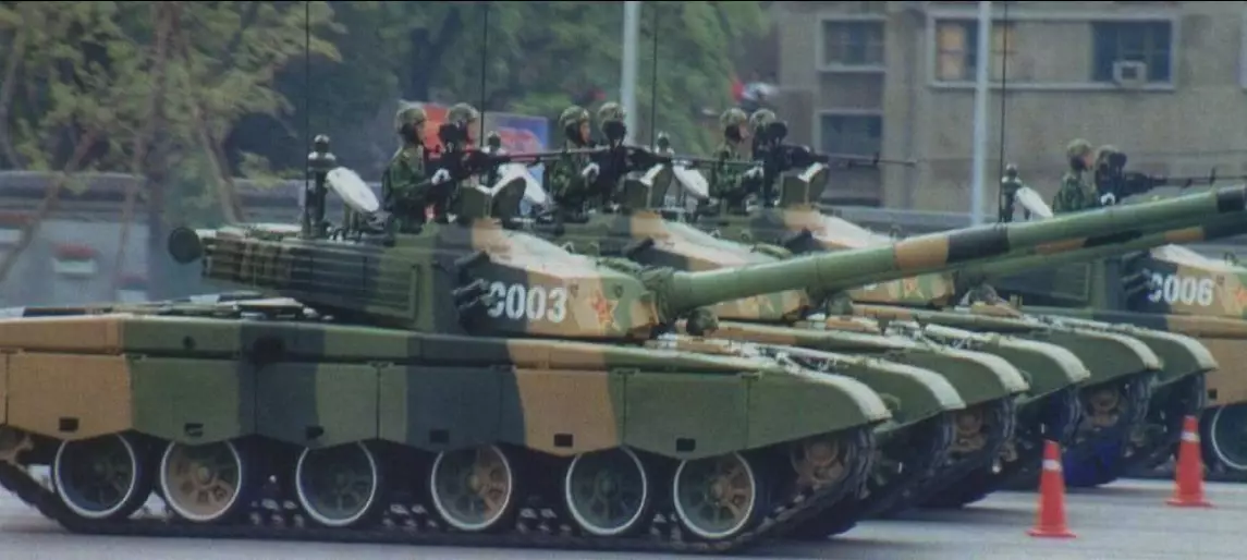 Tanks "Type 98G" ao amin'ny Parade, 1 Oktobra 1999, Knox.army.mil