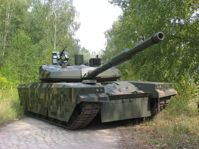 T-72 lengyel vagy extrém korszerűsítés a lengyel volt PT-91 Twardy