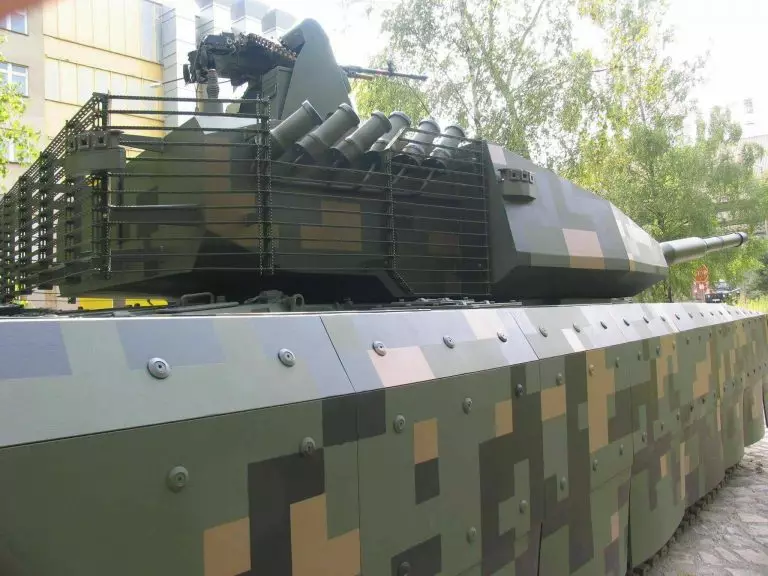 T-72 i polsk eller ekstrem modernisering av polsk obt PT-91 Tweardy