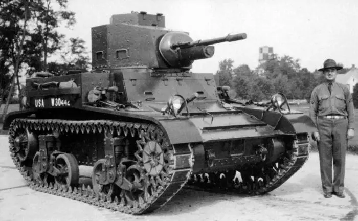 Kenbe avèk kamarad klas. Limyè tank M2A4. USA
