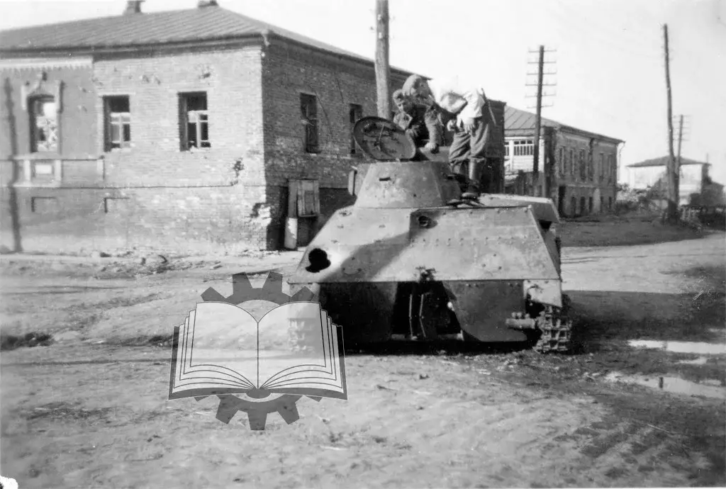 Stroj iz 17. tenkovske brigade. Prema konfiguraciji T-40, prema dokumentima brigade, to je ujedno i T-40, prema dokumentima postrojenja # 37-T-30. Objavljeno početkom listopada 1942