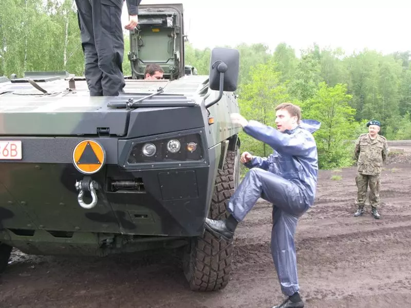 Finn kerekes páncélozott univerzális moduláris járművek Patria AMV