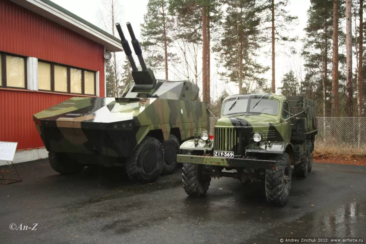Fínske koleso Obrnené univerzálne modulárne stroje Patria AMV