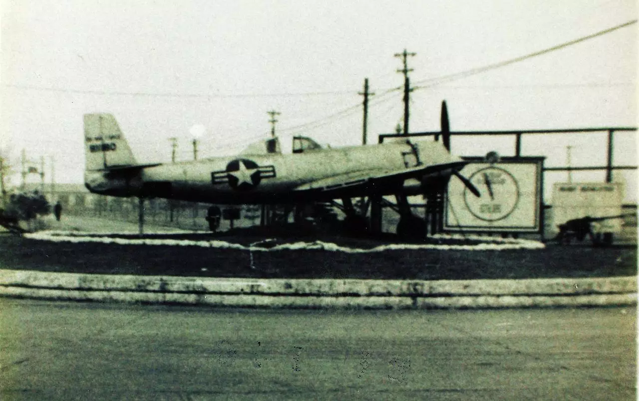Samolot dla specjalnych ataków ataku Nakajima Ki-115 Tsurugi (島島 キ 115 剣). Japonia