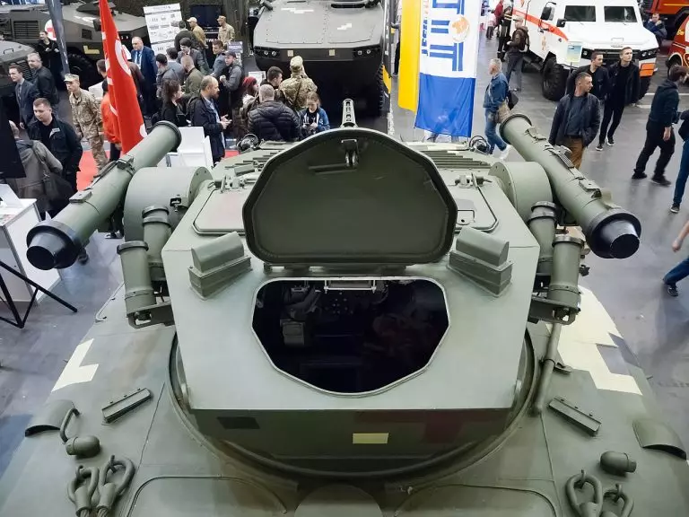 အသစ် BMP-1