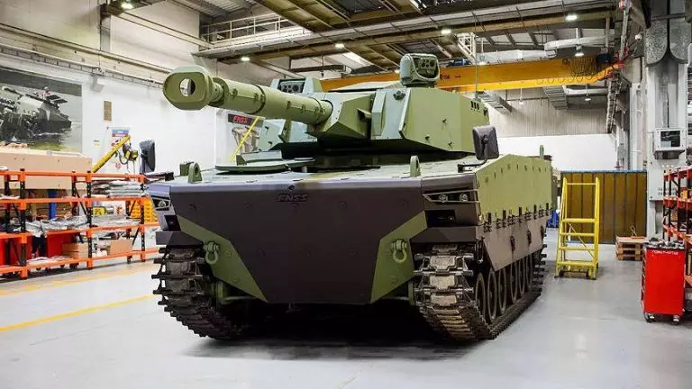 Tanque médio Kaplan MT durante a preparação para a exposição. Foto defence-blog.com.
