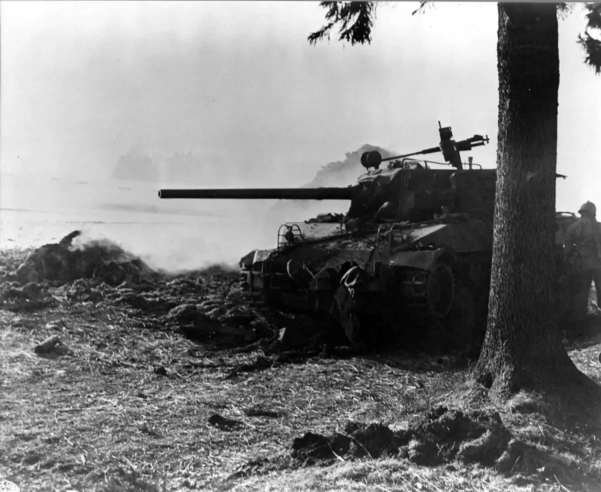 GMC M18 hävitati Belgias Bastogne lähedal detsembris 1944