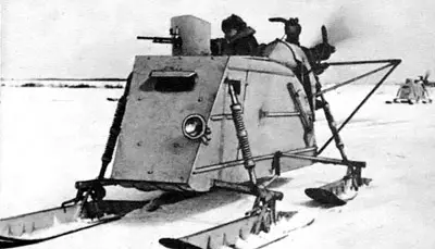 Moto de nieve de combate NKL-26
