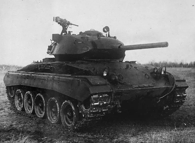 Ang American light tank nga M24. Kubinka, NIBT nga nagpamatuod nga hinungdan, Abril 1945