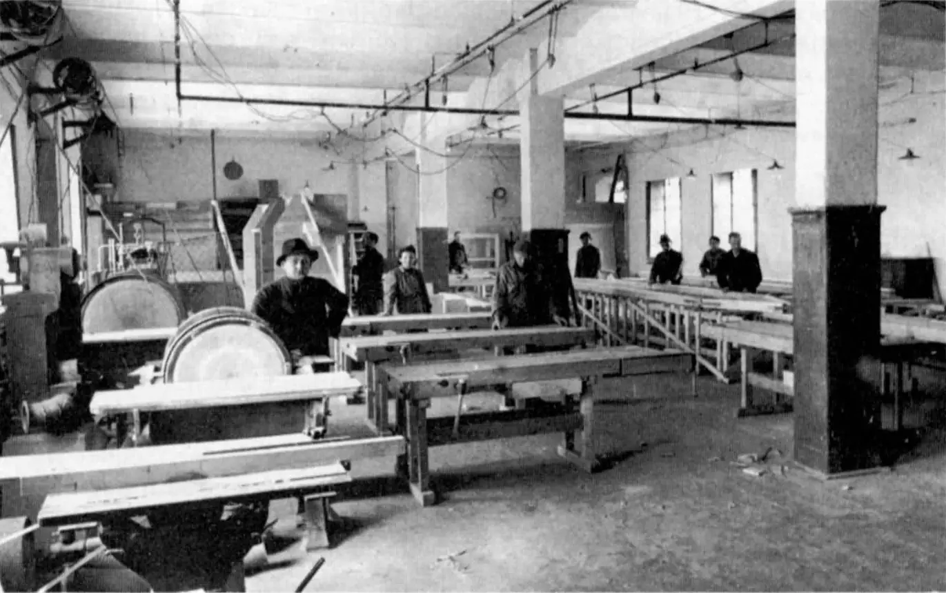 Manufacture of the aircraft on the furniture enterprise in Vienna