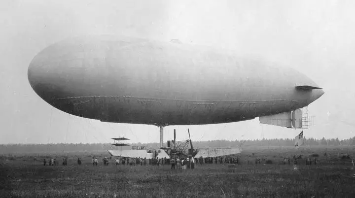 The first Russian airsholes in the period 1904 - 1914.