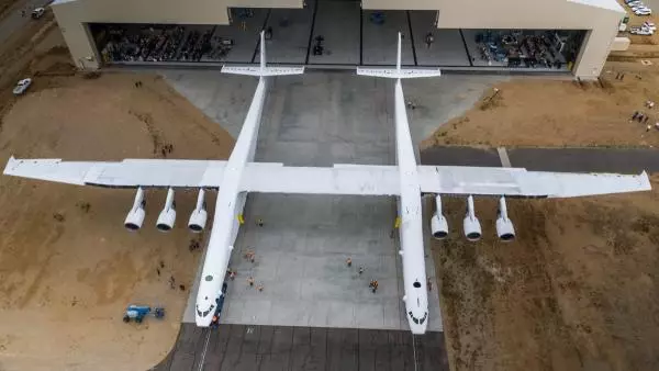 Kev muag khoom lub dav hlau ntawm Stratolaunch pib system