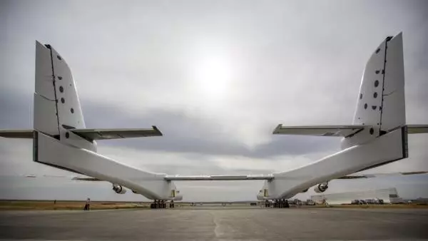 Het vliegtuig van het Stratolaunch Air Start-systeem