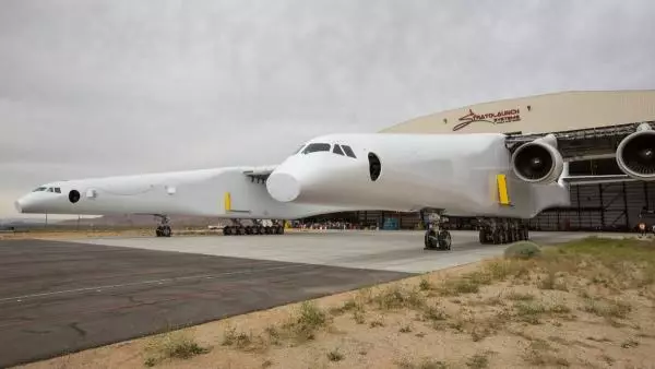 Kev muag khoom lub dav hlau ntawm Stratolaunch pib system