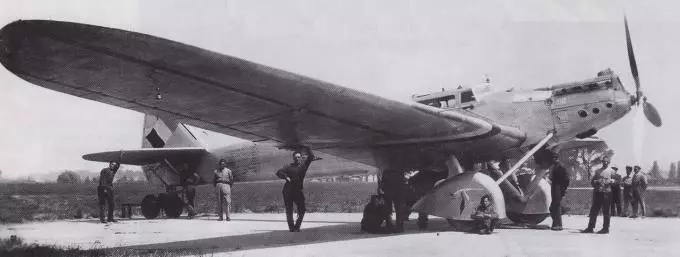 La futilité des records... Avion pour vols ultra-longs, créé par le programme d'Albert Kaku Part 2