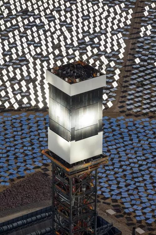 Nhà máy nhiệt điện mặt trời lớn nhất thế giới được xây dựng ở sa mạc Mohav