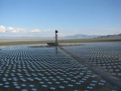 Nhà máy nhiệt điện mặt trời lớn nhất thế giới được xây dựng ở sa mạc Mohav