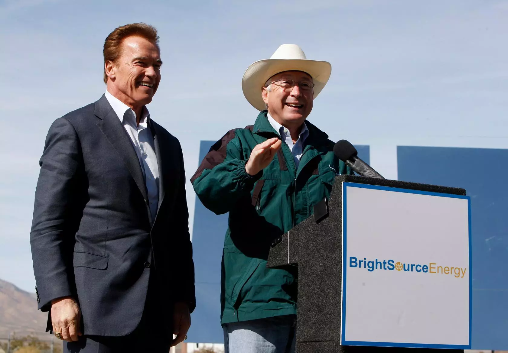 California Governor Arnold Schwarzenegger and U.S. Secretary of the Interior Ken Salazar _ Губернатар Каліфорніі Арнольд Шварцэнэгер і ЗША міністр унутраных спраў Кен Салазар