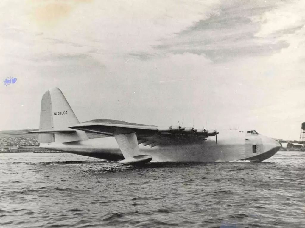 Wat in gans! Super Swiere Flying Boat Hughes H-4 (HFB-1) Hercules. USA