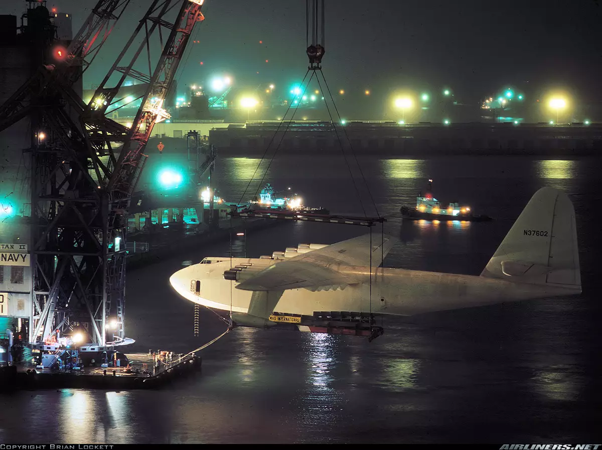 Wat in gans! Super Swiere Flying Boat Hughes H-4 (HFB-1) Hercules. USA