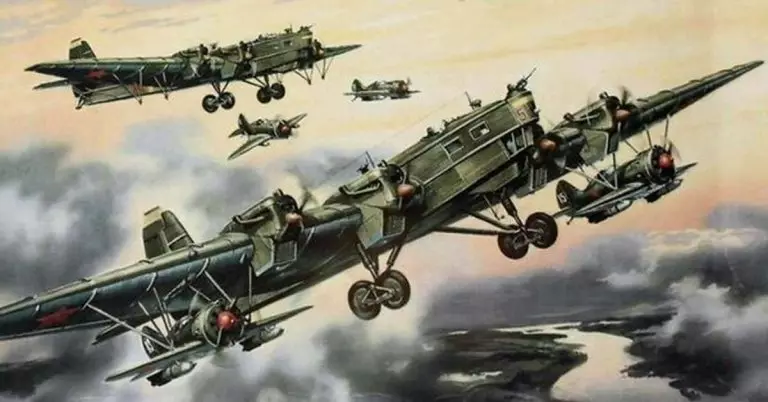 מטוסים הם הסיכוי היחיד של הצי הסובייטי על זוגות עם ציי מובילים. הקדוש הקדוש פטרבורג נגד Augu Vagumo.