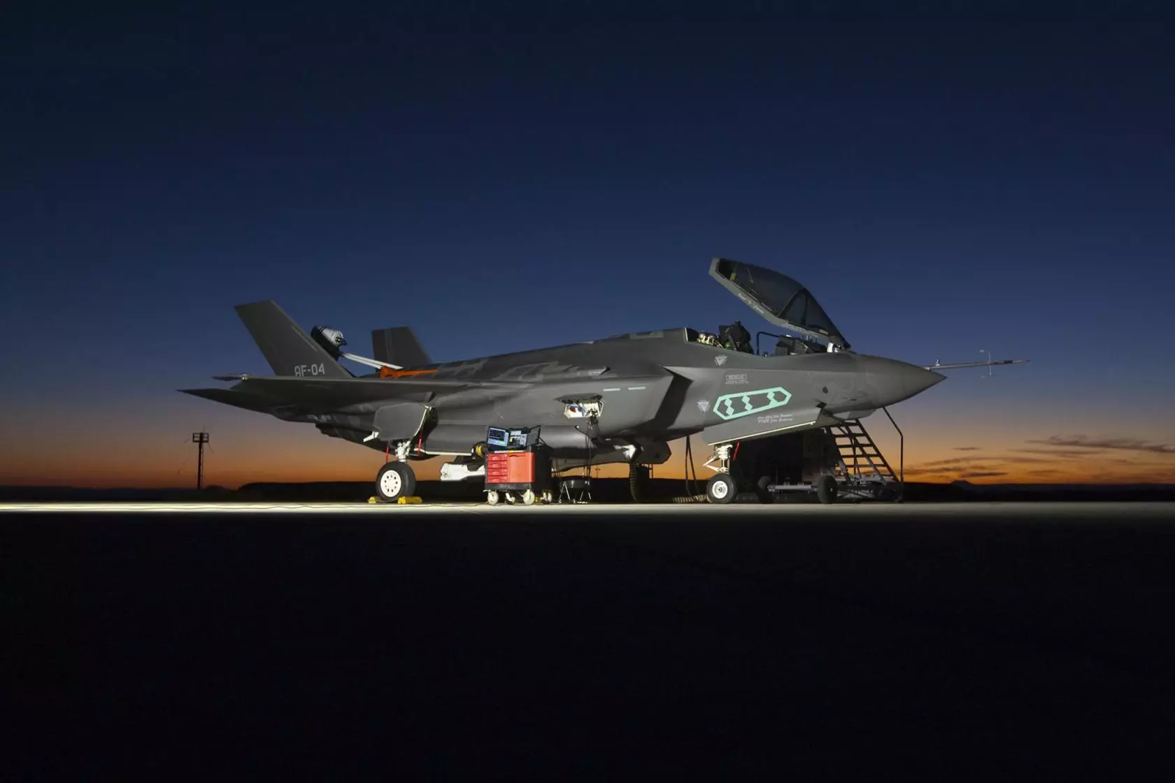 Aisea o le F-35 o le a tumau ai i le $ 460 piliona lona lua-tau fitafita