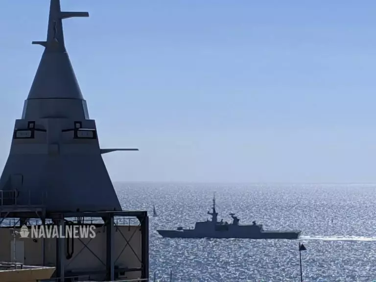 I-Seafire Radar Mast endaweni yokuhlanganisa yokuhlanganisa eSouthern France