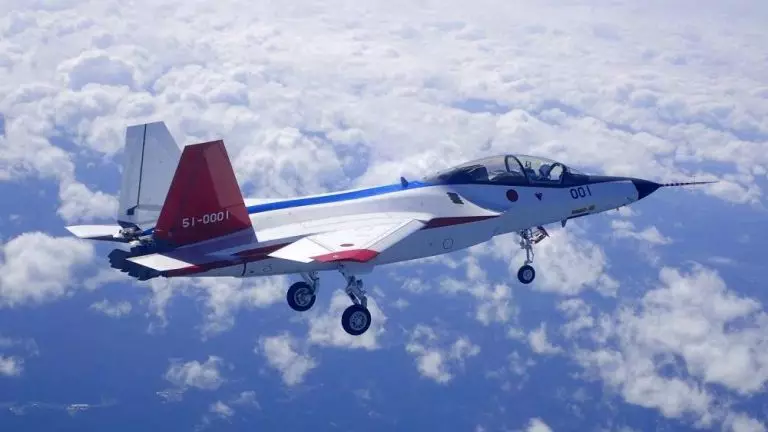 Ilkinji uçuş wagtynda Mitsubishi X-2 Şinhi