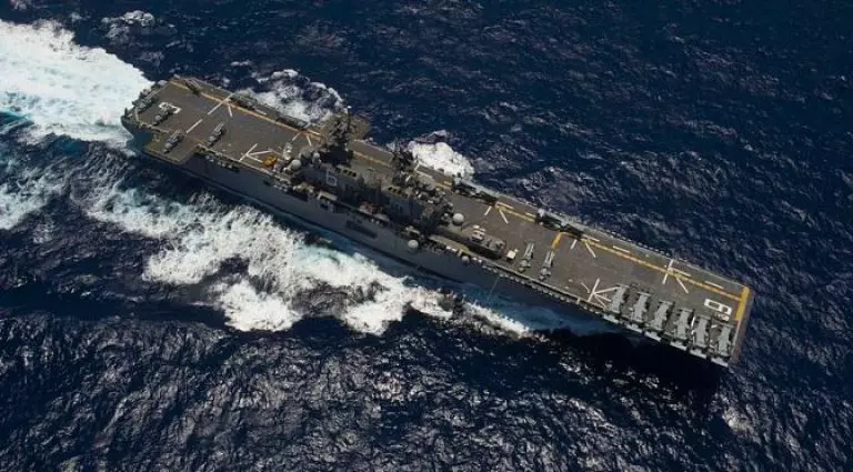Cover Photo: Assent Ship USS America (LHA-6) meðan á umskipti til Rimpack-2016, Kyrrahafs. (Photo US Navy Demetrius Kennon)