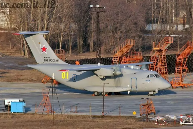Quin és l'últim avió de transport militar rus il-112b