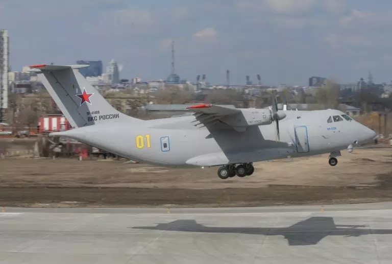 Quin és l'últim avió de transport militar rus il-112b