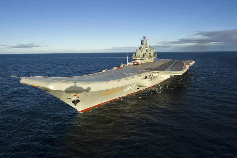 Inotungamira yendege inotakura yeRussia Navy - tinogona kurota kumusoro?