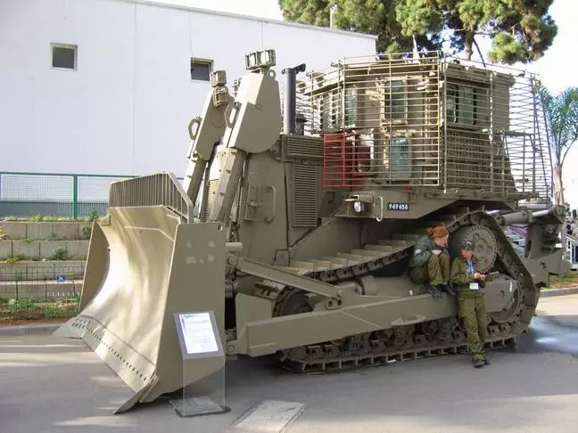 IDF peluxezko hartza - Caterpillar D9R bulldozer